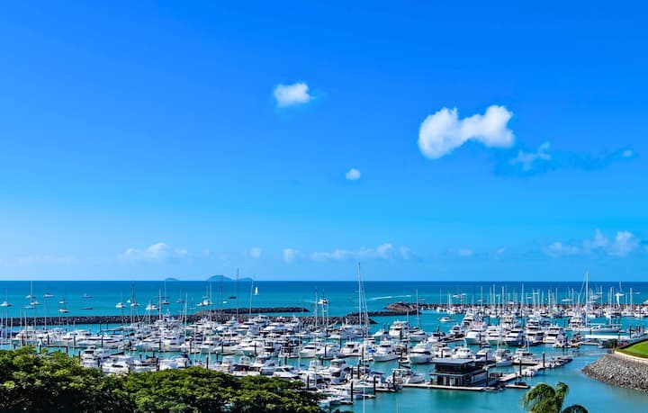 2 Bedroom Apartment Ocean Views - Airlie Beach - Airlie Beach