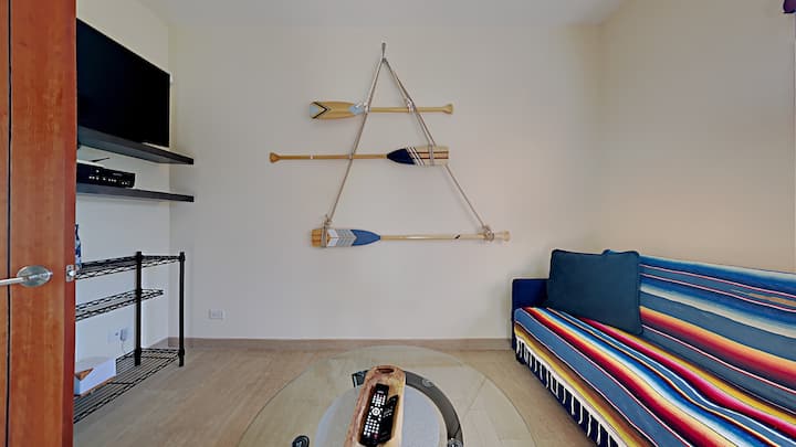 Waterfront Zen Retreat W/ Pool & Airport Pickup - Bermuda