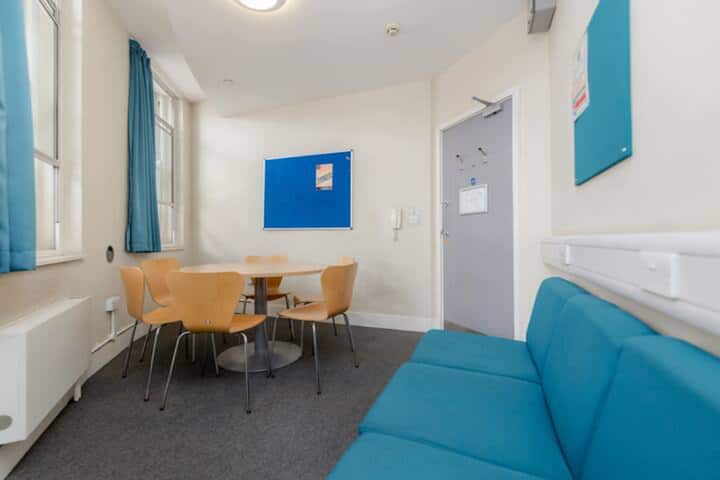 Single Non-e/s 2m Rear Duchy House Central London - Londres