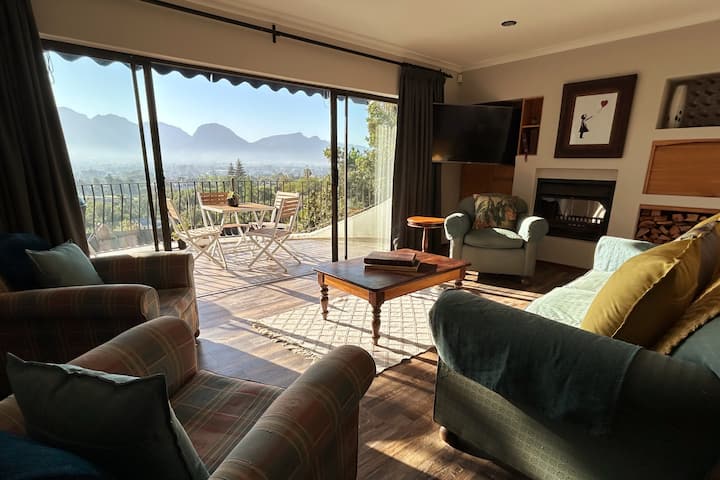 Paarl Heights Villa - Stunning Mountain View - Paarl