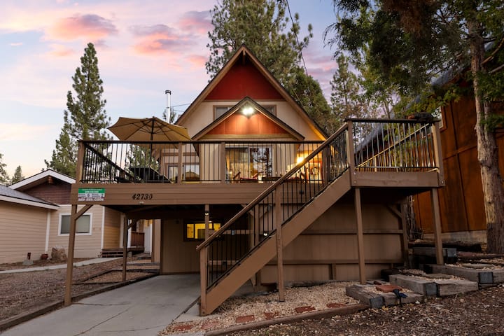 Cedar & Snow Cabin-cozy+modern+spa+fire Pit+slopes - Big Bear, CA