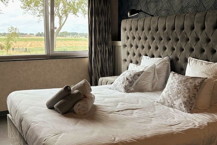 Havenzicht Kamer Vrouw Aan Boord - Middelkerke