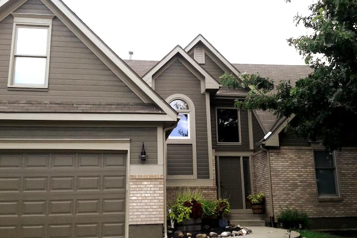 Kc Comfort – Sauna, Fire Pit, Near Attractions - Gladstone, MO