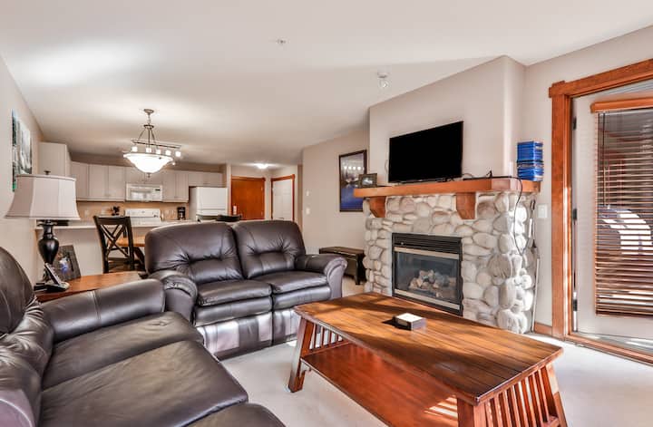 Exceptional 2 Bdrm Condo In Three Sisters Village - Canmore