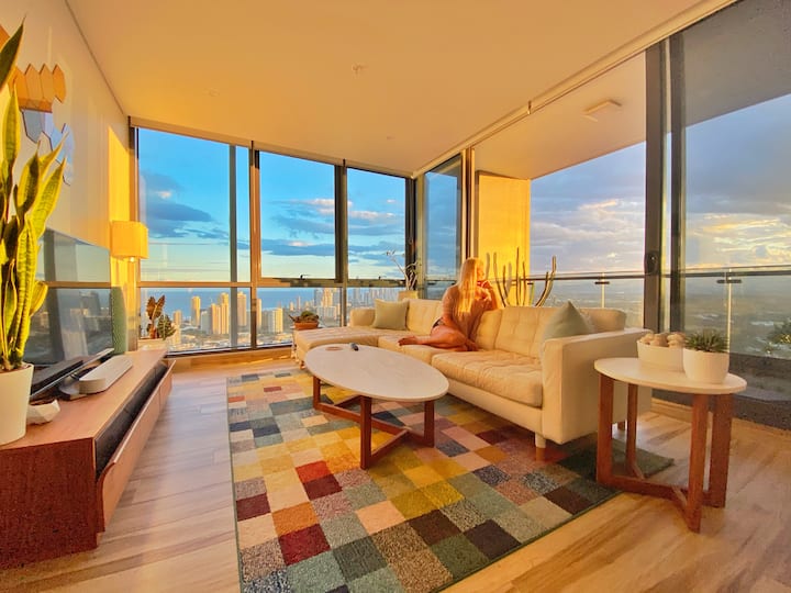 Ocean View Immaculate & Modern Unit On Gold Coast - Gold Coast
