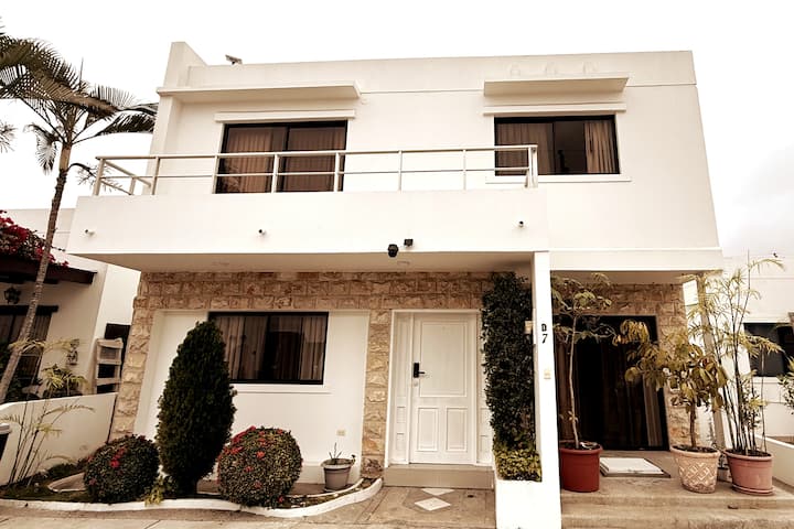 Hermosa Casa En Excluviso Conjunto En Salinas! - Salinas