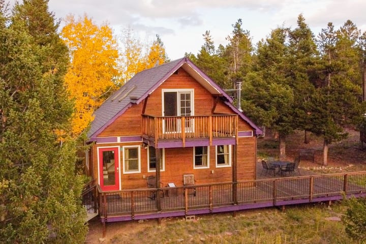 Brave Wolf Lodge - Nederland, CO