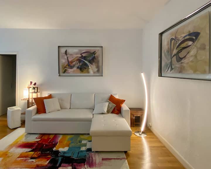 Cosy First Floor One Bedroom Apartment - Paris