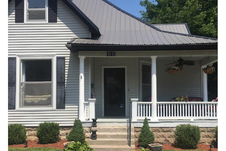 Heart Of Downtown | Walk To Shops, Eats & Music - Bowling Green, KY