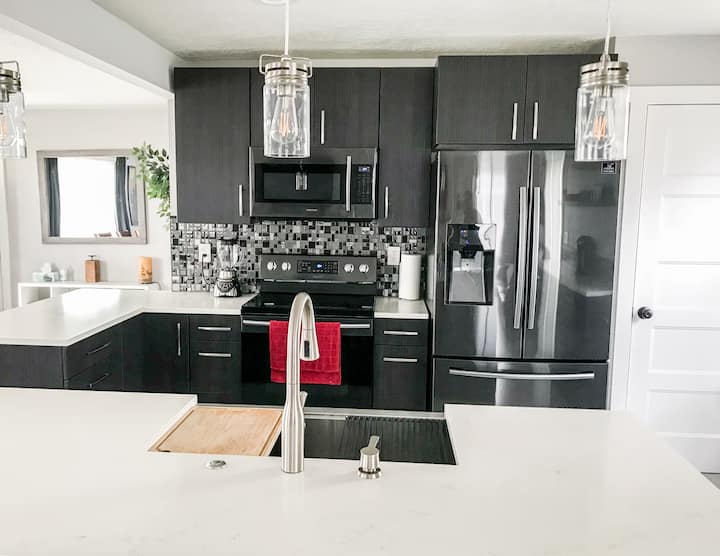 Beutahful Modern Central Home: Stylish Comfort - ソルト・レーク・シティ, UT