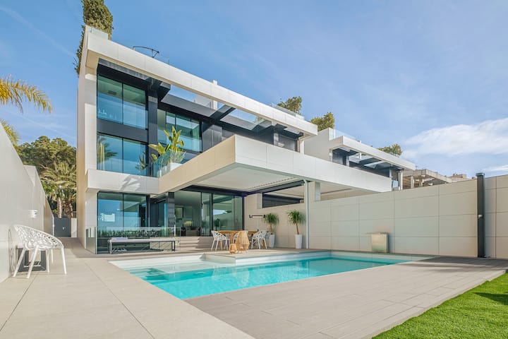 Moderna Y Lujosa Villa Con Vistas Al Mar, Alicante - Alicante