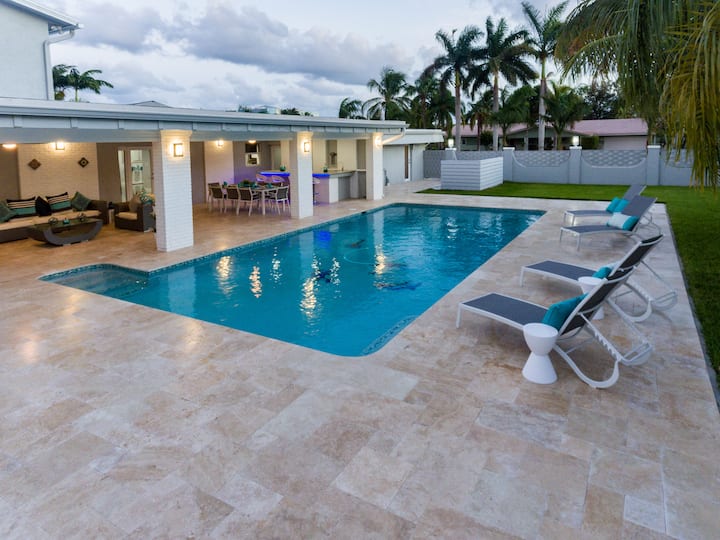Voted#1 Villa-oversized Pool/b-ball Ct Miami/fll - Hollywood, FL