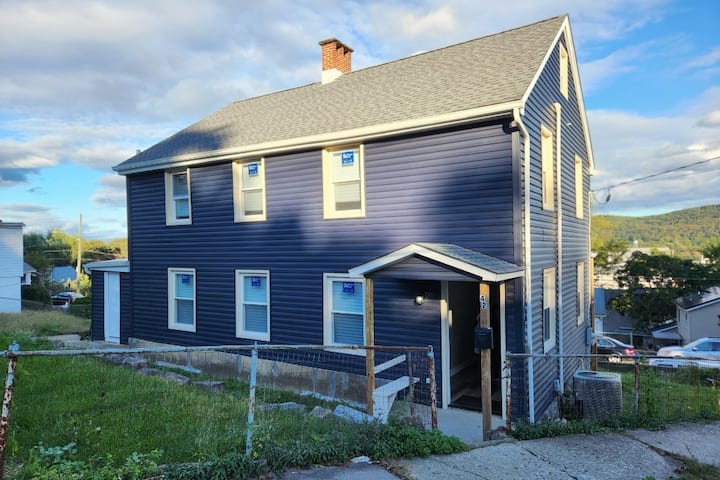 1890 Colonial Gem Steps From West Point Full House - Bear Mountain, NY