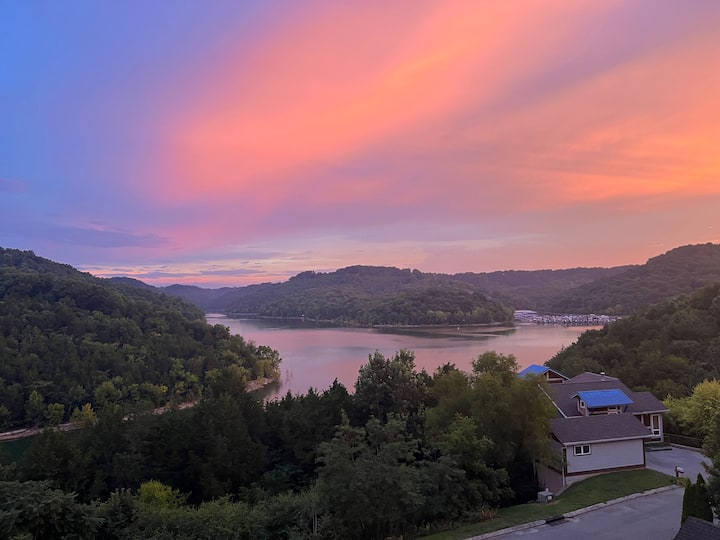 Center Hill Lake Lake House Vacation Rentals - Tennessee, United States ...