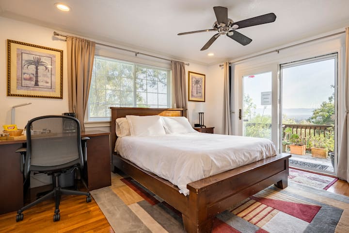 Quiet, Secluded Saratoga Retreat - Saratoga