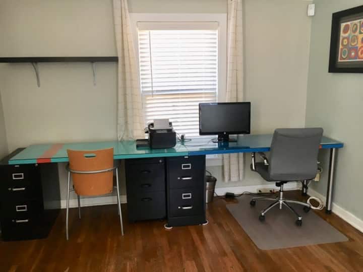 Updated Montrose Garage Apartment In Historic Area - Houston, TX