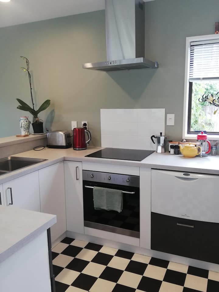 Sunny And Private Townhouse Close To City Centre - Christchurch