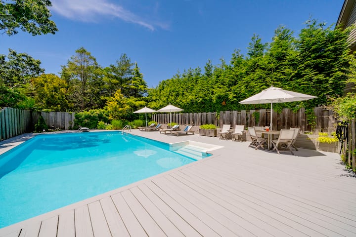 Spectacular Views In Luxury 3 Bedroom Home - Montauk, NY