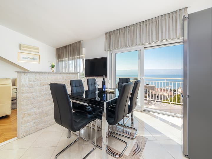 Apartment Rosemary No.8 With Three Bedrooms - Omiš