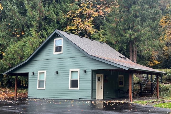 The Quiet Cabin - Sandy, OR