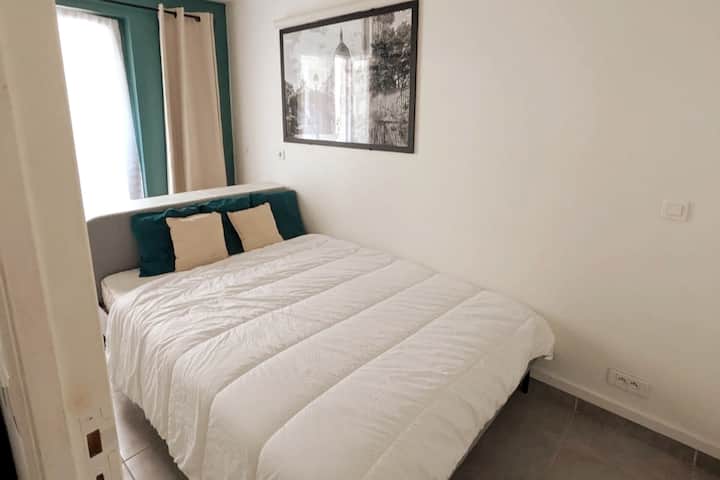 Cocon Parisien Au Cœur De Montmartre – Abbesses - Paris