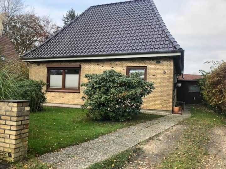 Ferienhaus "Helli" In Nordseenähe - Wesselburen