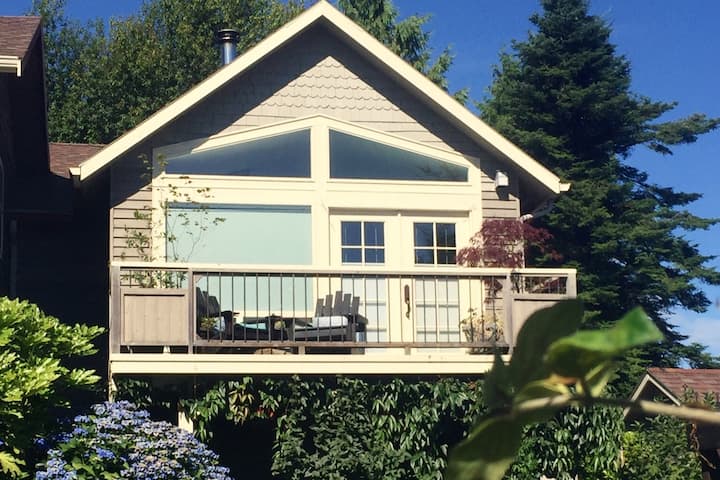 Anacortes Loft  ~Gateway To The San Juan Islands~ - アナコルテス, WA