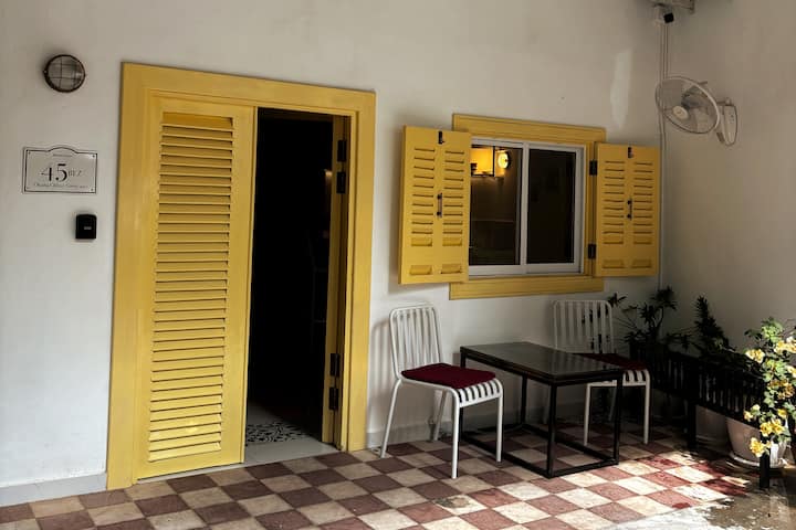 Central Studio Duplex – Walk To Palace & Riverside - Nom Pen