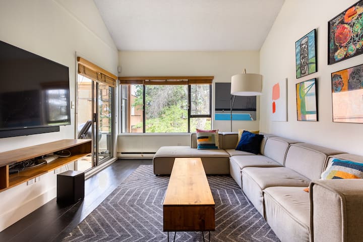 Waterside Townhouse License #25-155921 - Vancouver