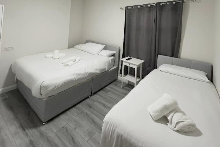 Comfort Triple Rooms - Cork