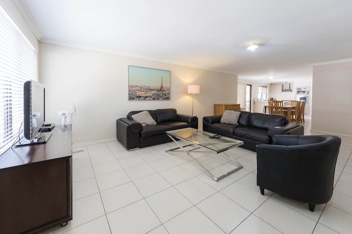 Cosy Lodge Cannington - Close To Perth City - 珀斯