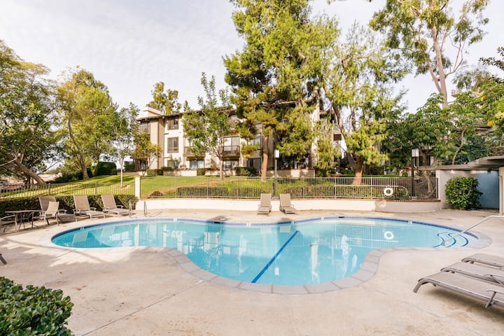 Furnished Condo On A Golf Course In Irvine - Newport Beach, CA