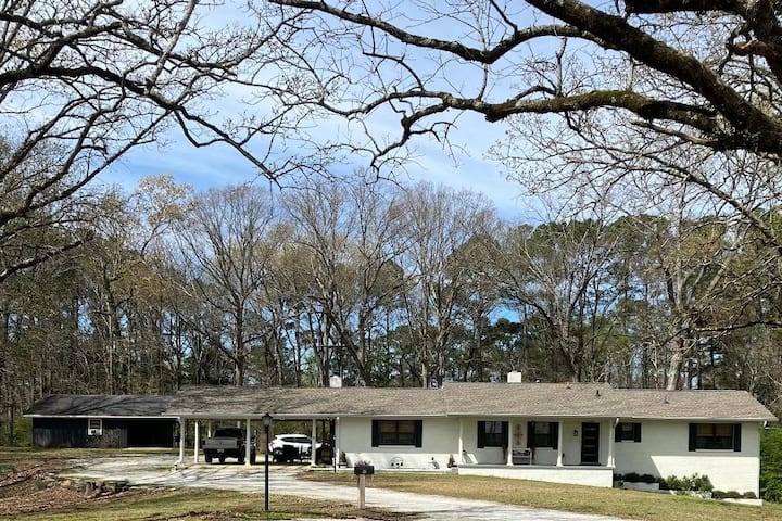 Handy Hideaway - Tupelo, MS