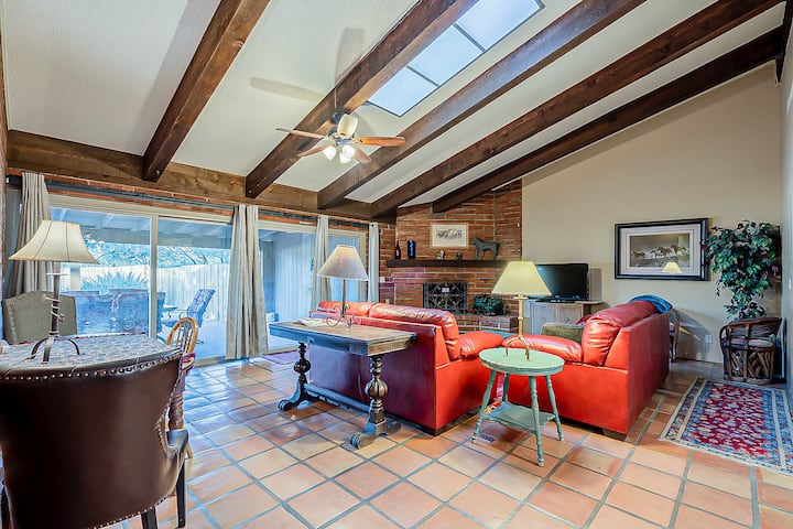 Beautiful Fully Furnished N/e Tucson Guest Qtrs - Tucson, AZ