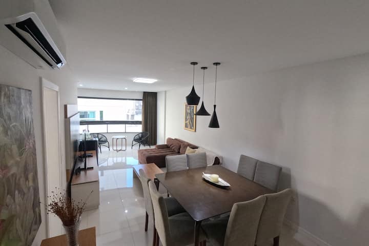 Apto Amplo, Localização Privilegiada E Prox Ao Mar - Balneário Camboriú