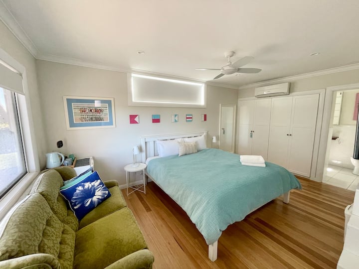 Central King Room & Private Ensuite With Views! - Byron Bay