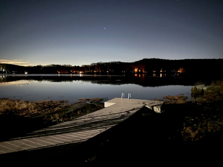 Cranberry Cove Cabin - Lakefront Bright Oasis - Budd Lake, NJ