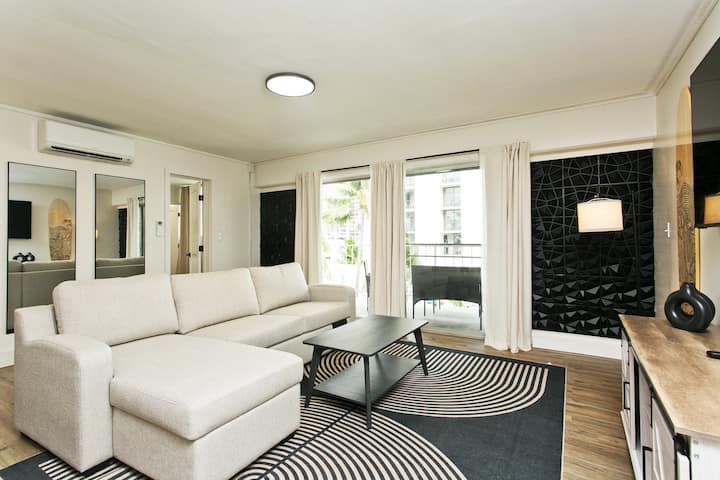 Fully Renovated 3 Bed 2 Bath, W Parking, Split Ac - Honolulu, HI