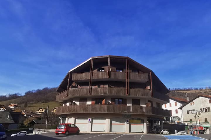 Bernex, Studio Rénové Au Cœur Du Village - Bernex