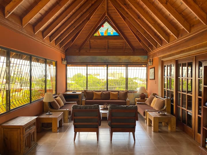 Spacious & Bright Penthouse With Central Location - Santo Domingo