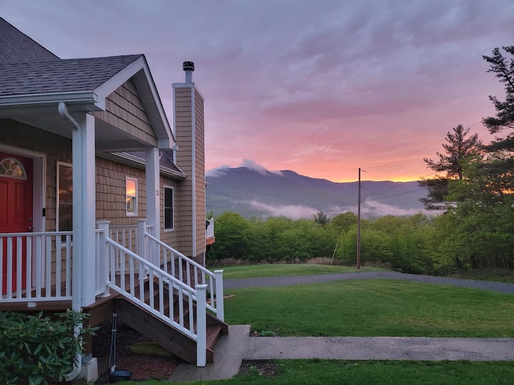 Escape in the Catskills w/hottub - Houses for Rent in Round Top, New ...