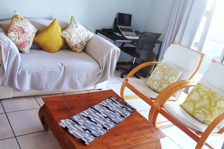 2 Bed In Strand Cape Town - Less Than 3km To Beach - Somerset West