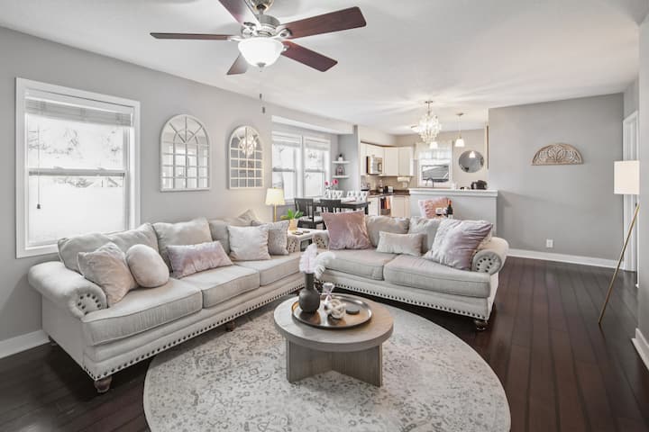 Cozy Home Near Fairgrounds | Patio-gazebo-fencing - Altoona, IA