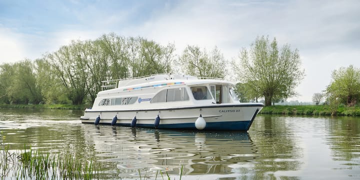 Stylish 3 Bedroom Houseboat On The River Thames - Wallingford