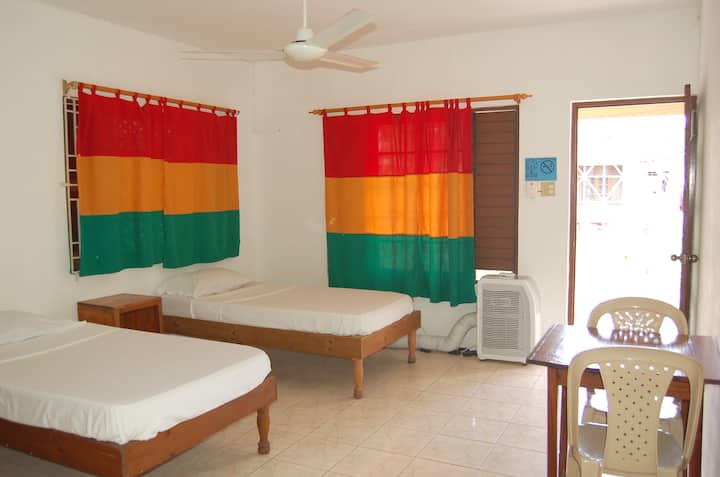 Aishahouse2-reggae Yard - Kingston