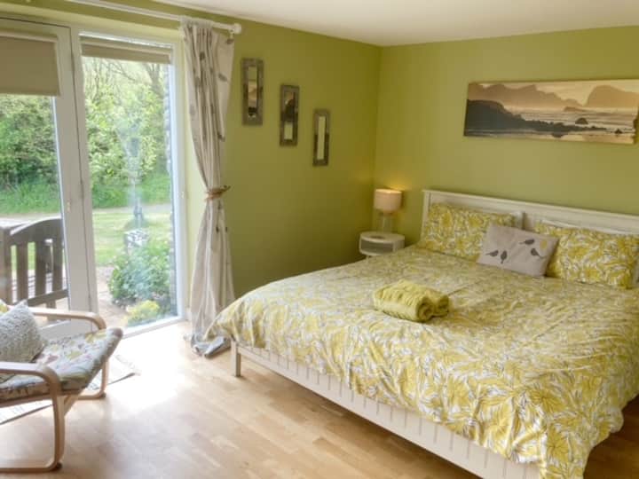 Clovelly Barn: Light, Airy, Coastal. Dogs Welcome - Welcombe