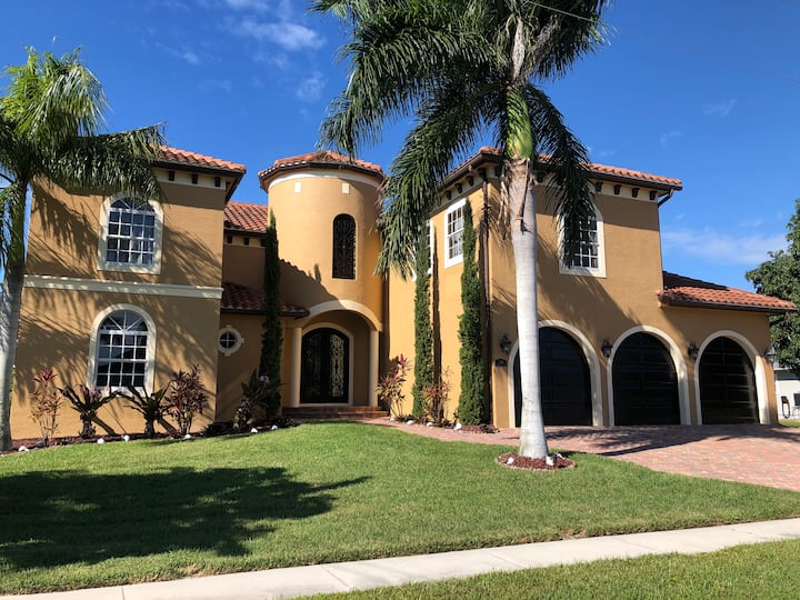 Villa Bonita-5 Bedroom-direct Boating Access - Marco Island, FL