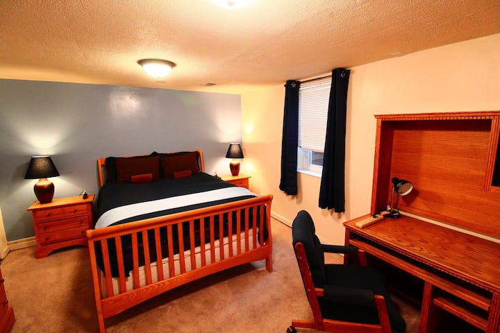 B4,a/c, Suite-private Bath,  $1800 King,tv. - Denver, CO