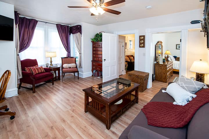 Family-friendly, Near By Holy Hill, Golf, Skiing - Cedar Lake, WI