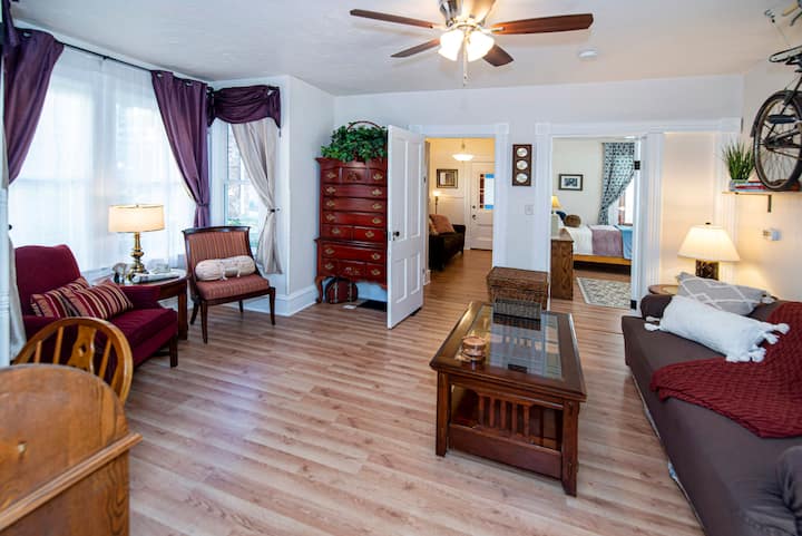 Family-friendly, Near By Holy Hill, Golf, Skiing - Cedar Lake, WI